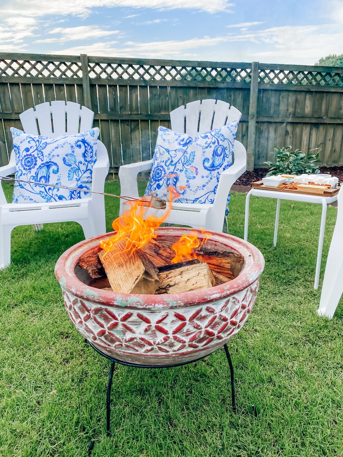 BACKYARD FIRE PIT & S'MORES BOARD - Vogue for Breakfast
